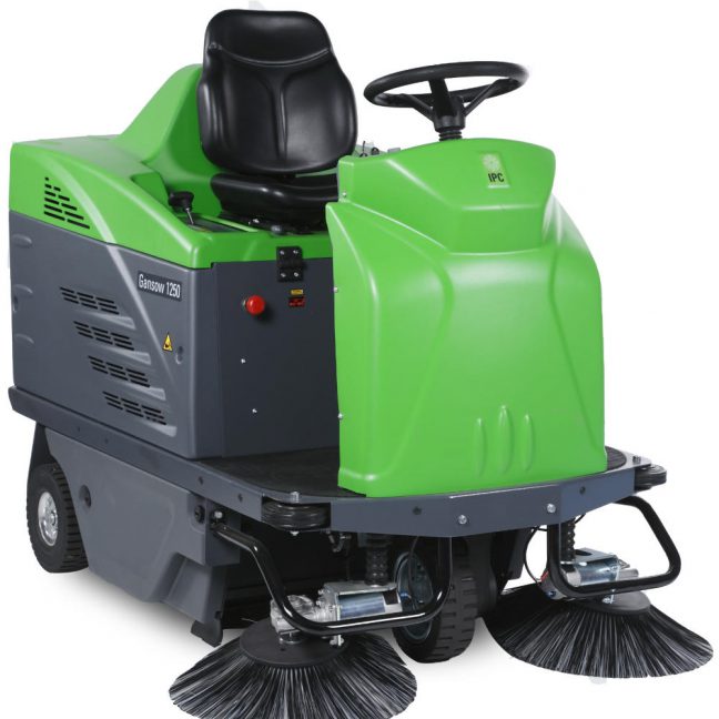 IPC Gansow 1250 Ride On Sweeper